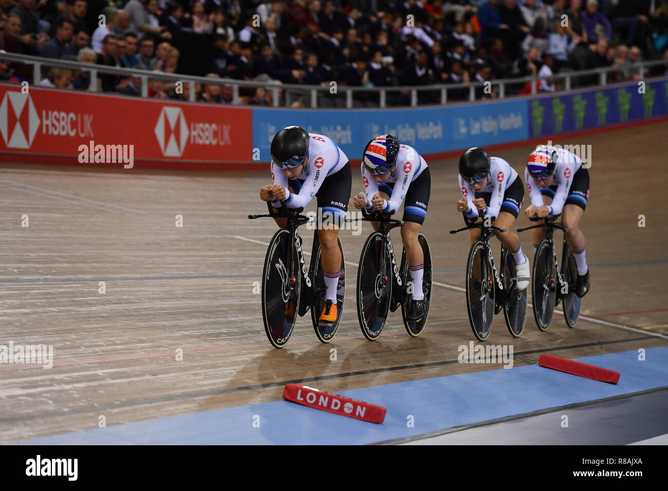 Women team pursuit ceremony hi-res stock photography and images - Alamy