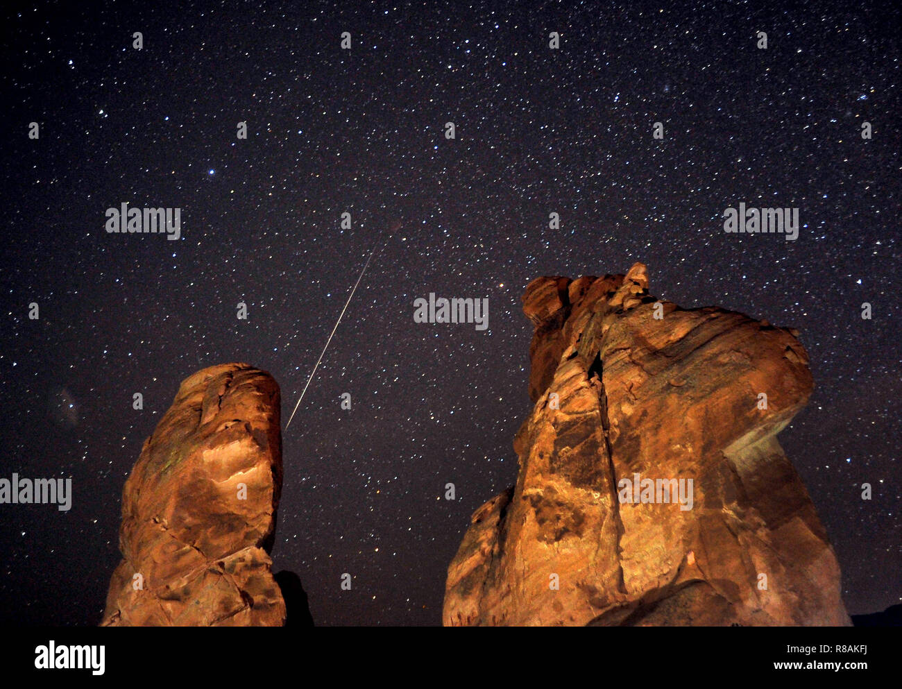 Las Vegas, Nevada, USA. 14th Dec, 2018. A Geminid meteor streaks across ...