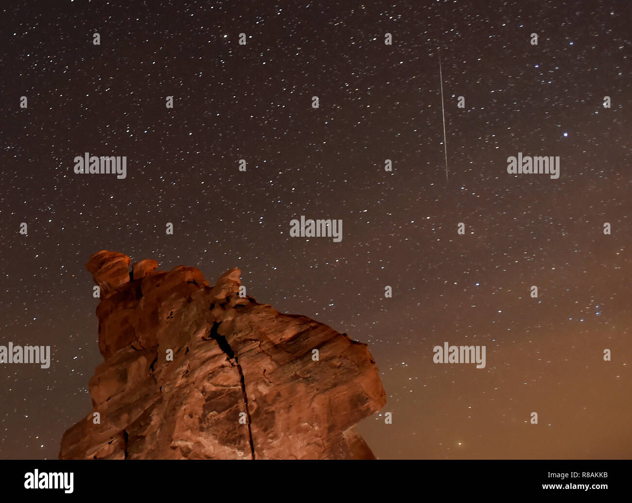 Las Vegas, Nevada, USA. 14th Dec, 2018. A Geminid meteor streaks across ...