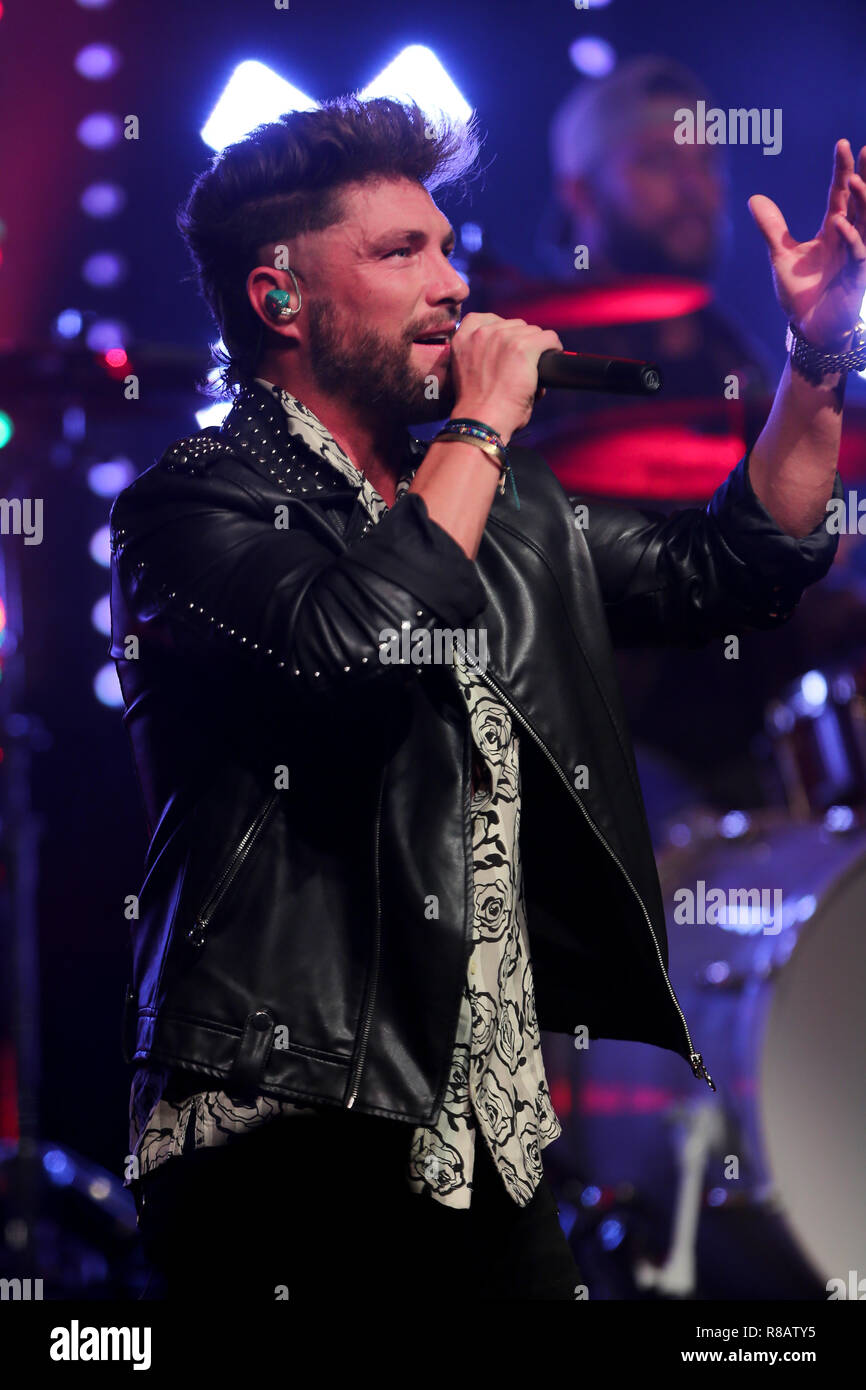 Chris lane singer hi-res stock photography and images - Alamy