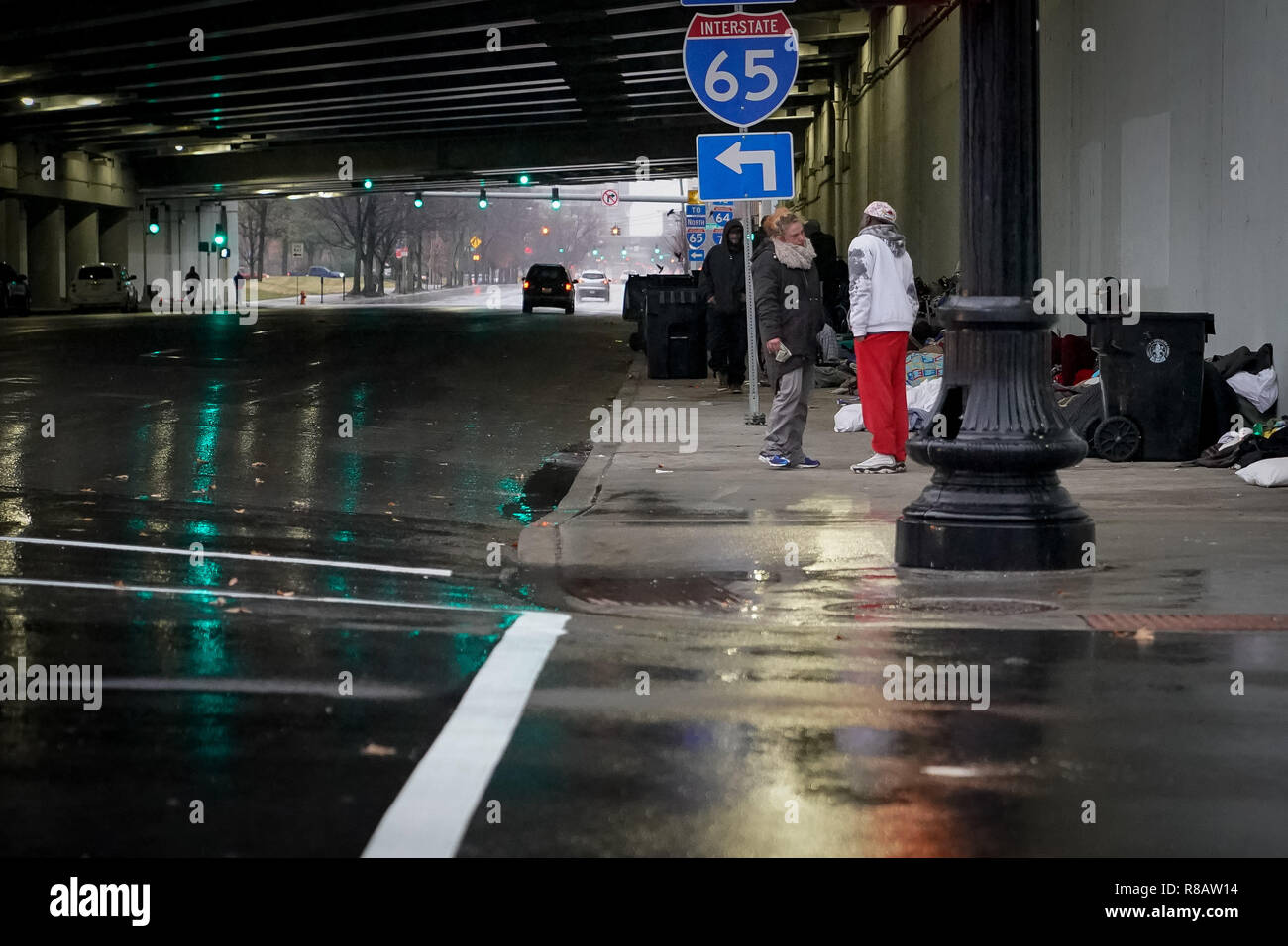 Louisville, Kentucky, USA. 14th Dec, 2018. Homeless residents shelter ...