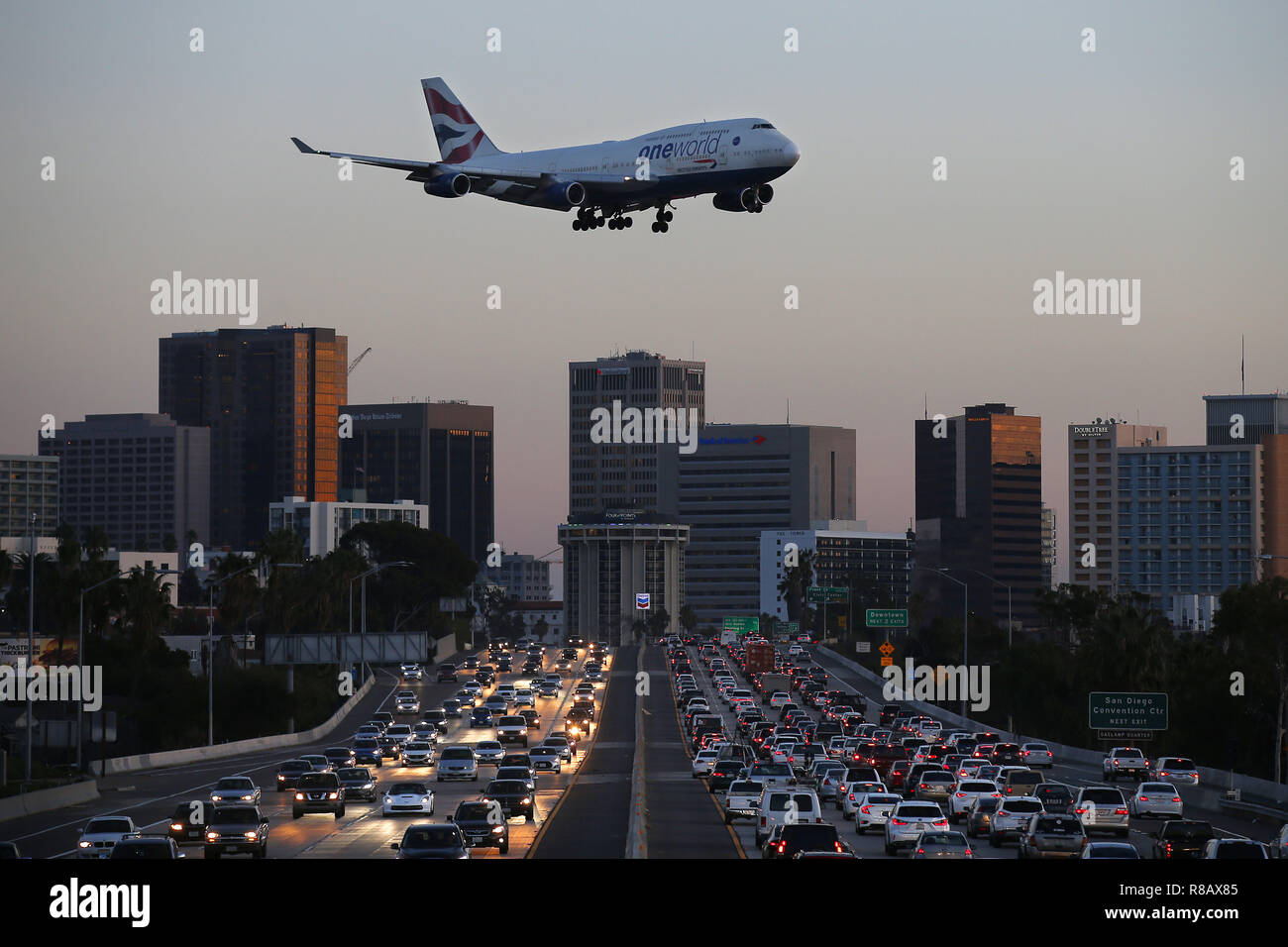 San Diego, California, USA. 14th Dec, 2018. A British Airways 747-400, flight BA 273 from London ...