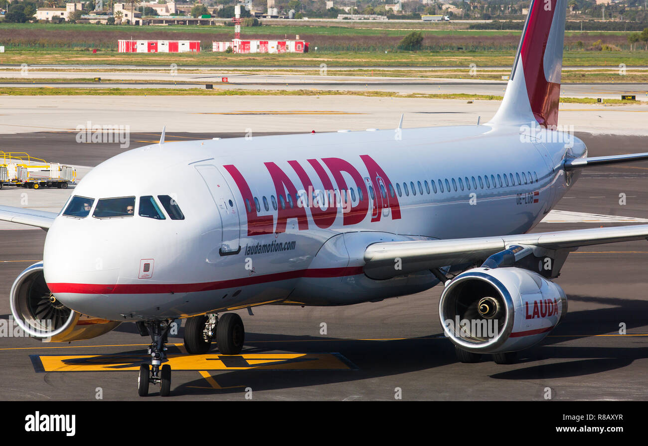 Lauda a320 hi-res stock photography and images - Alamy