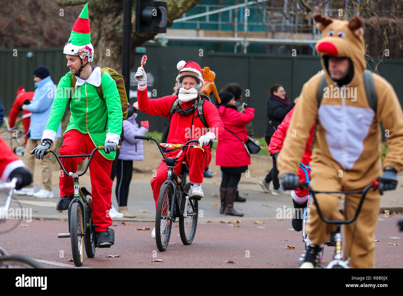 Children's bicycle parade hi-res stock photography and images - Alamy
