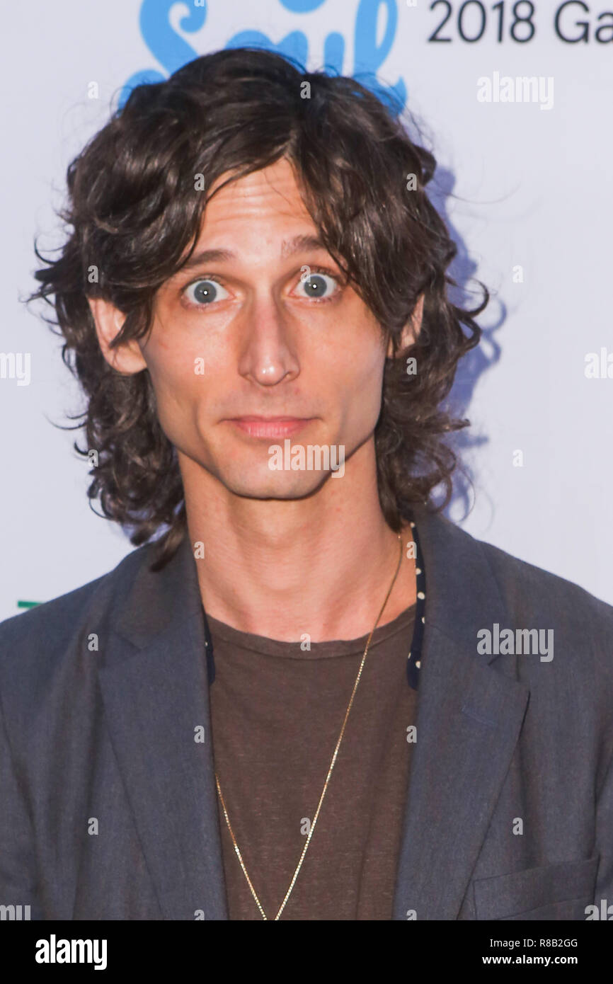 Nick Valensi 2001