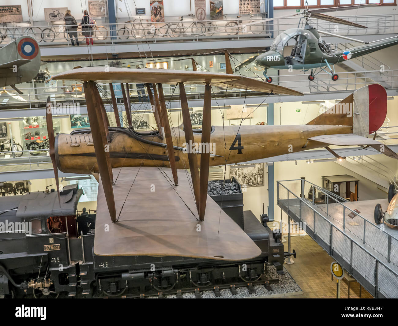 Lwf model v tractor hi-res stock photography and images - Alamy