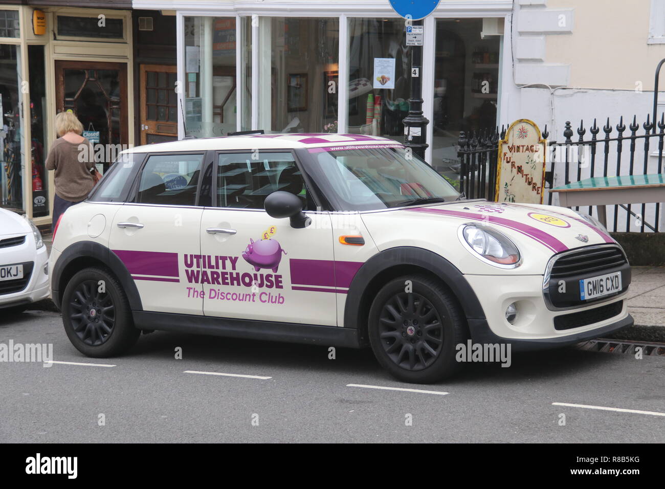 Mini warehouse hi-res stock photography and images - Alamy