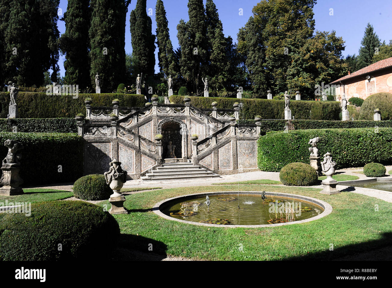 Lombardy style hi-res stock photography and images - Alamy
