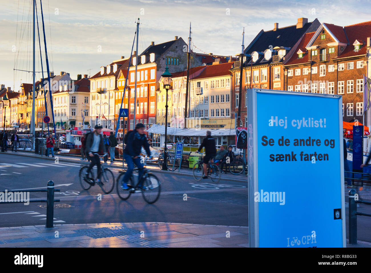 Beware of cyclists sign hi-res stock photography and images - Alamy