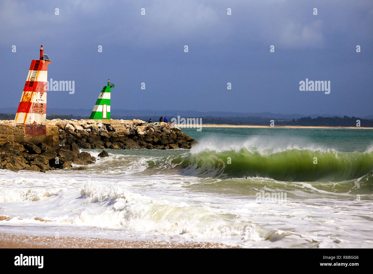 Wave breaking on wall hi-res stock photography and images - Alamy