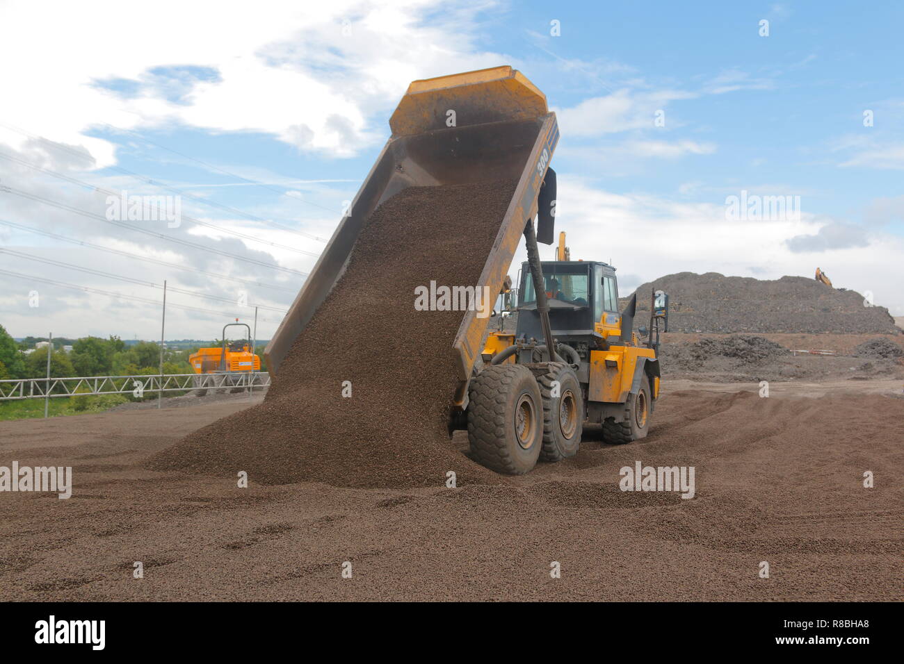 Tipping Aggregate High Resolution Stock Photography and Images - Alamy