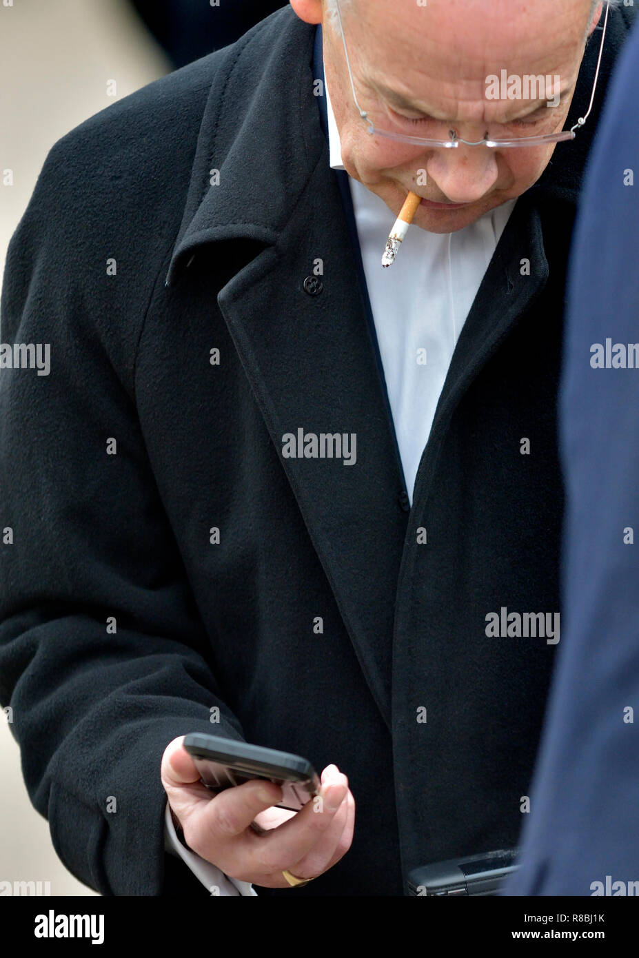 Itn news presenter hi-res stock photography and images - Alamy