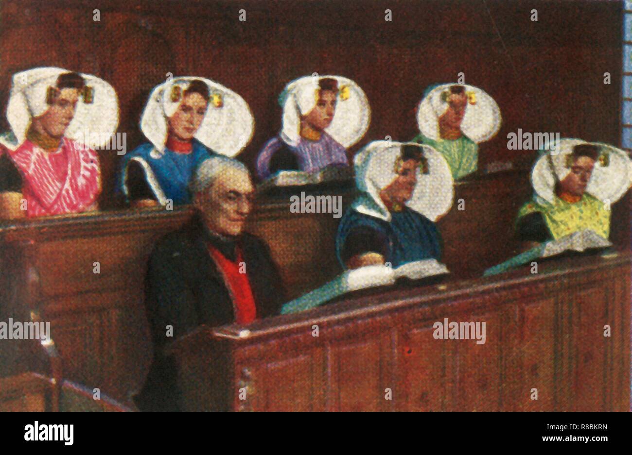 Dutch woman traditional dress bonnet hi-res stock photography and ...