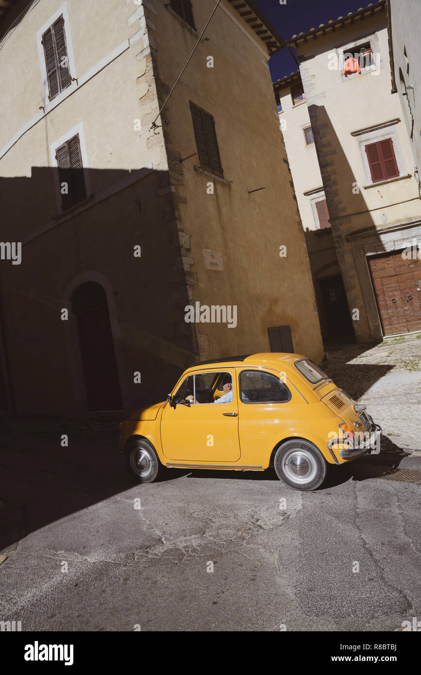 Yellow fiat cinquecento hi-res stock photography and images - Alamy
