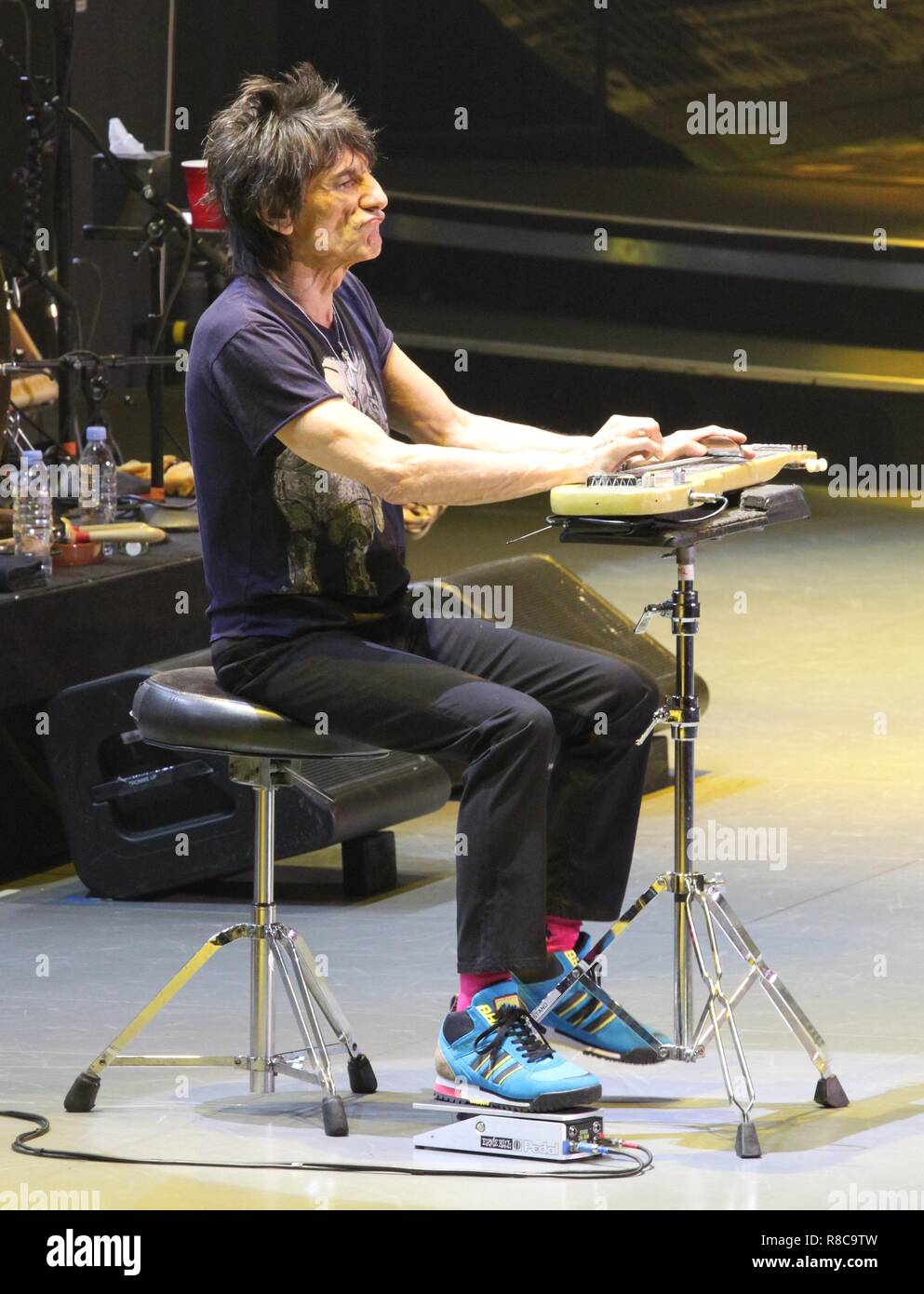 Ron wood hi-res stock photography and images - Alamy