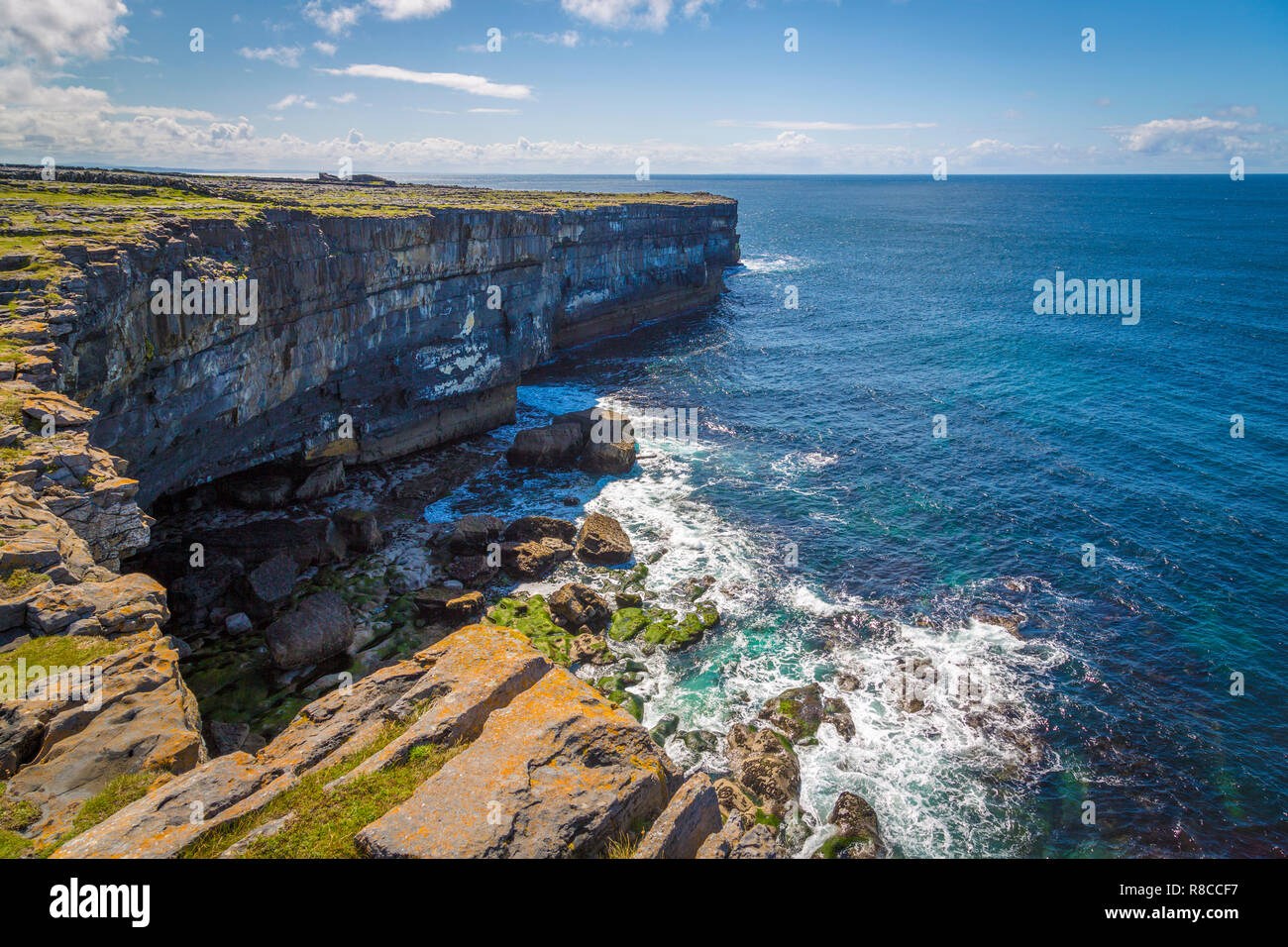 an den Cliffs von Inishmore, Aran Island, Ireland Stock Photo - Alamy