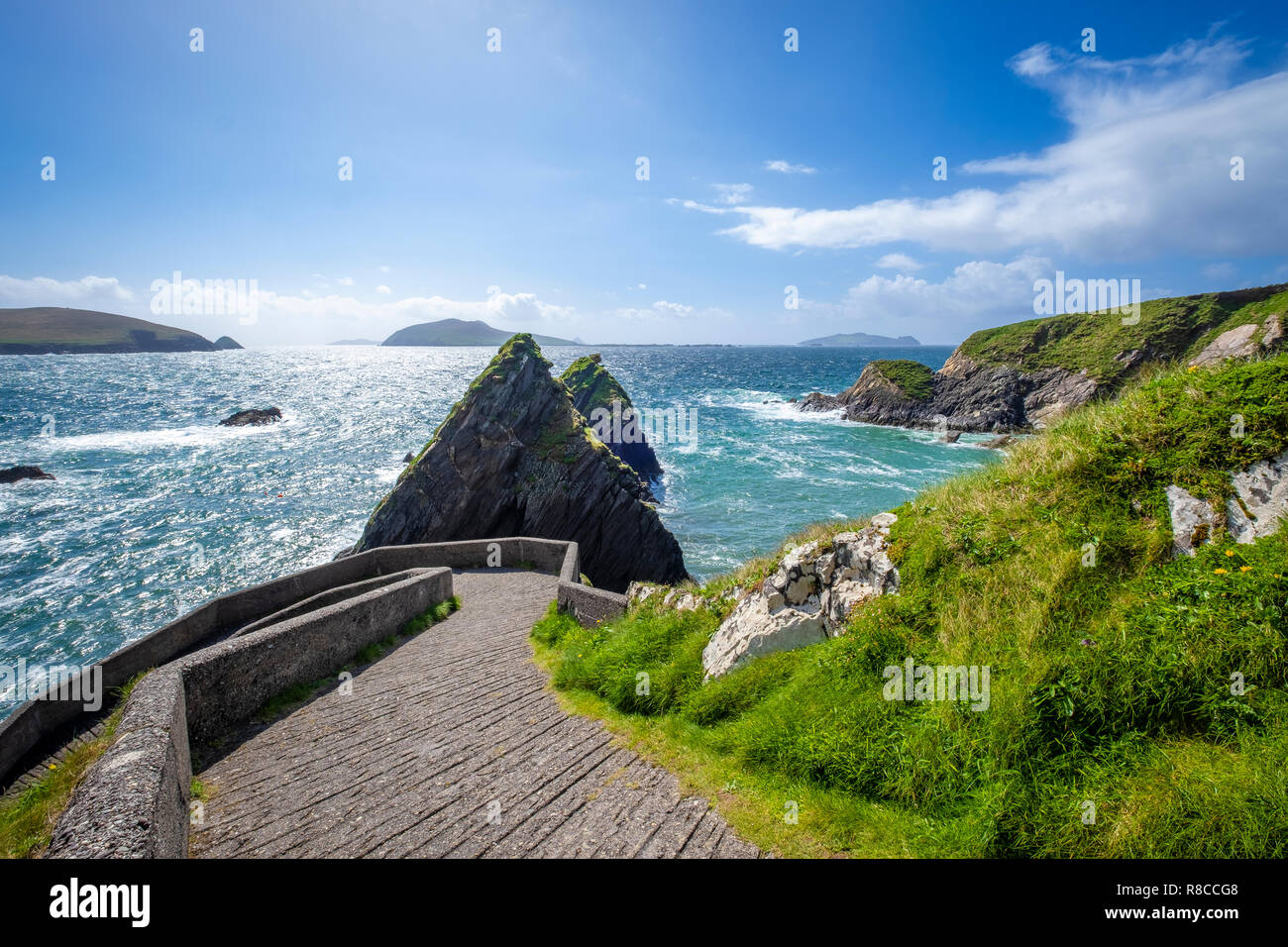 old Dunquin Pier for boattrip to the Blasket Islands Stock Photo - Alamy