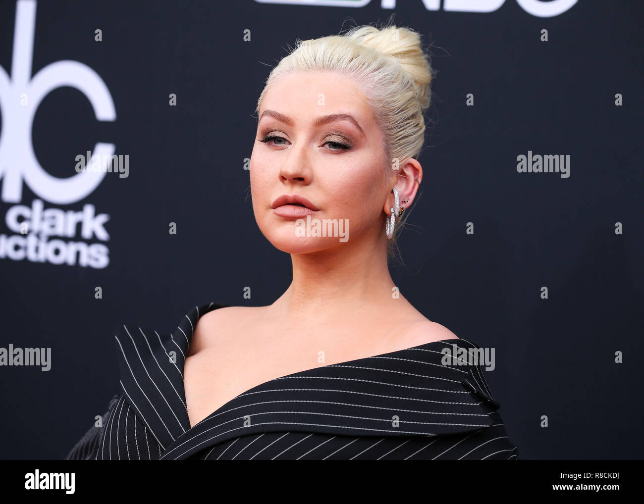 Christina aguilera at billboard music awards red carpet event hi-res ...