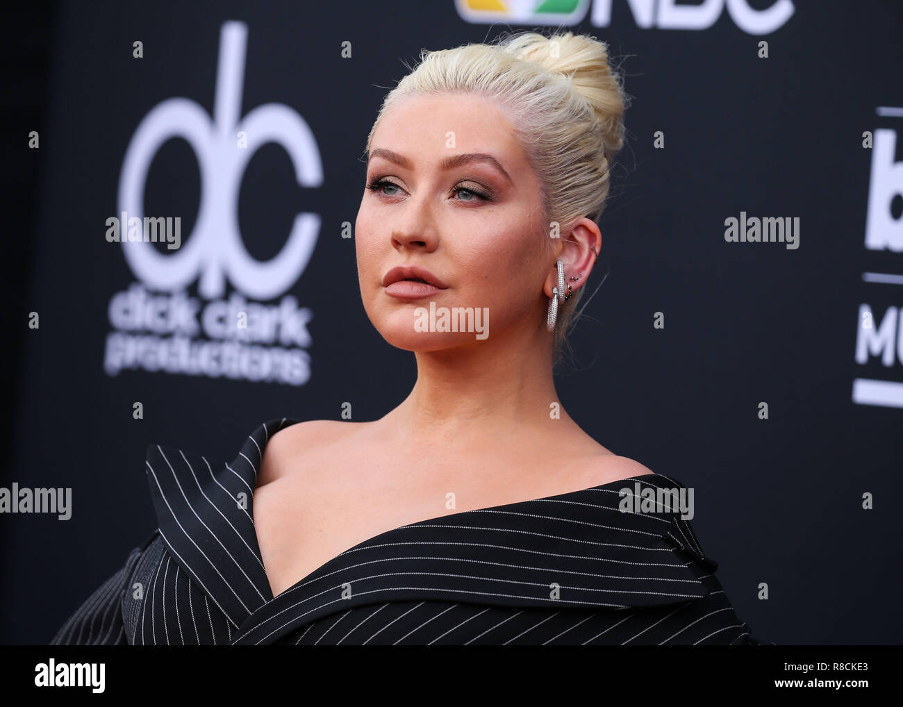 Christina aguilera at billboard music awards red carpet event hi-res ...