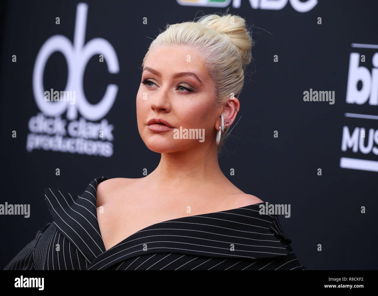Christina aguilera at billboard music awards red carpet event hi-res ...