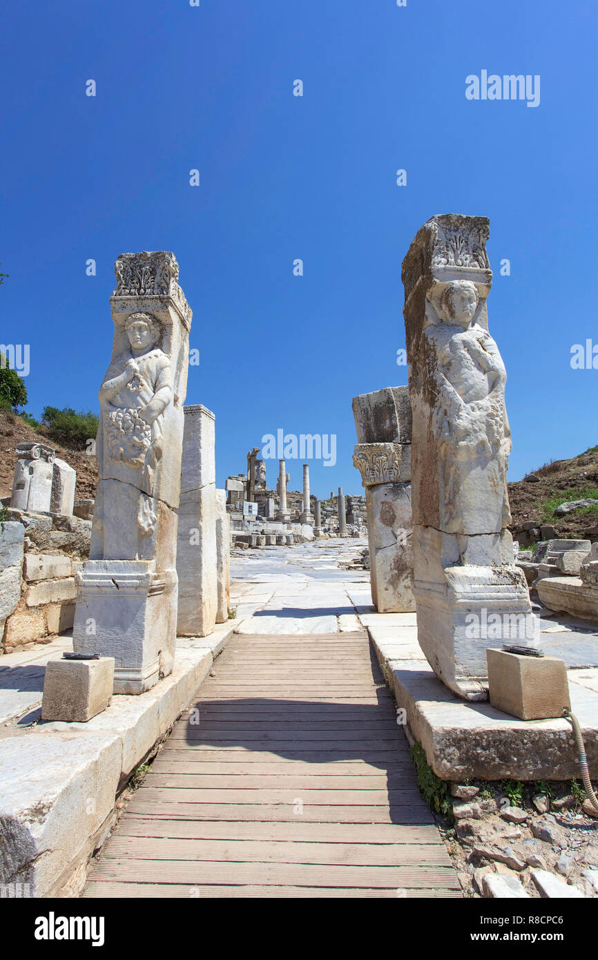 Ephesus turkey gate of hercules hi-res stock photography and images - Alamy