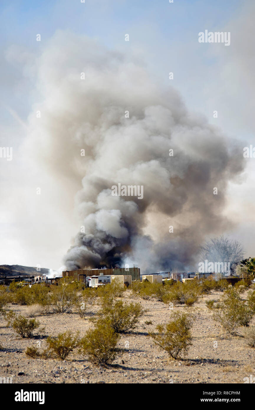Fire in the desert hi-res stock photography and images - Alamy