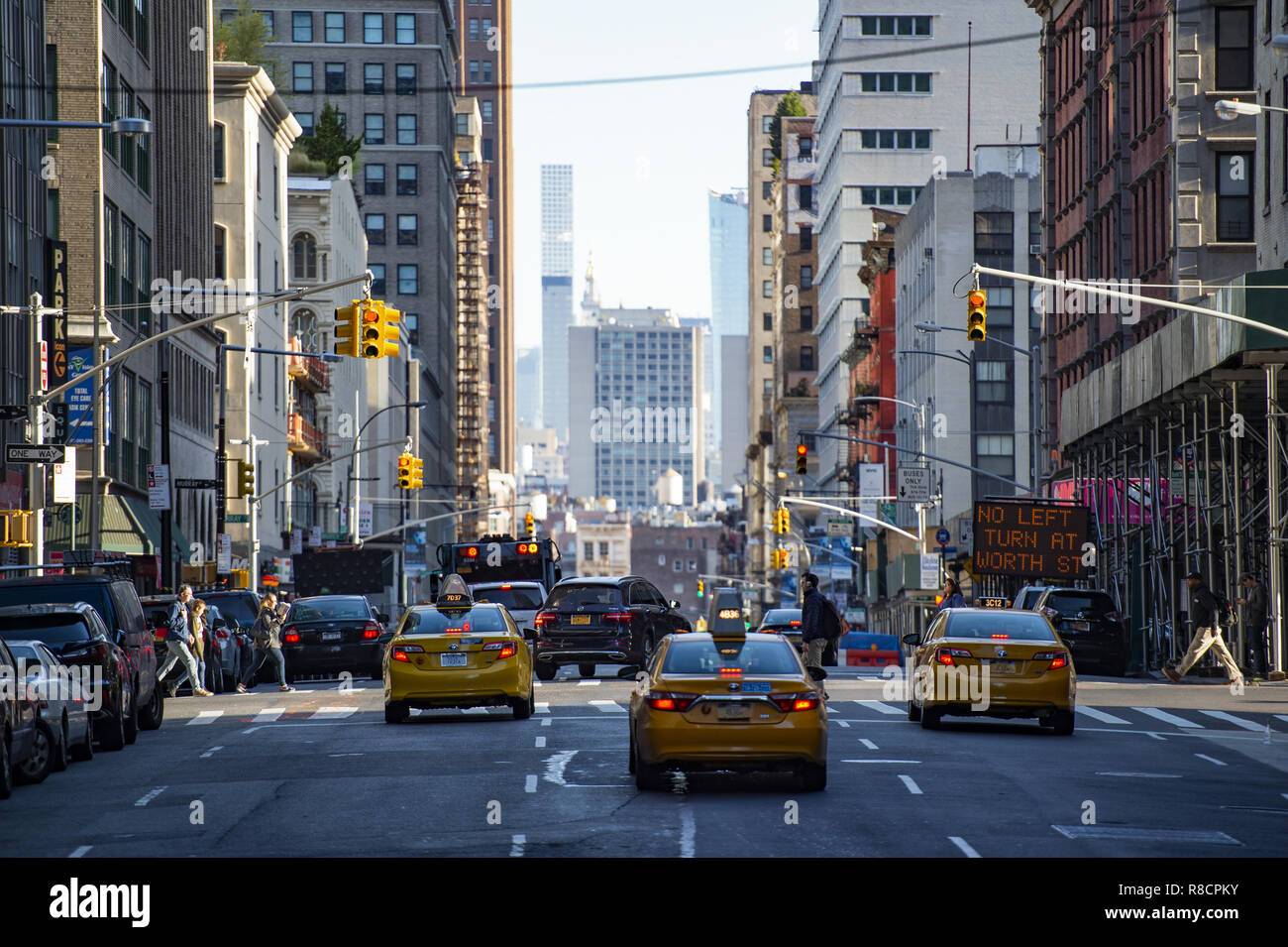 Daily life and street traffic on the streets of Manhattan, New York ...