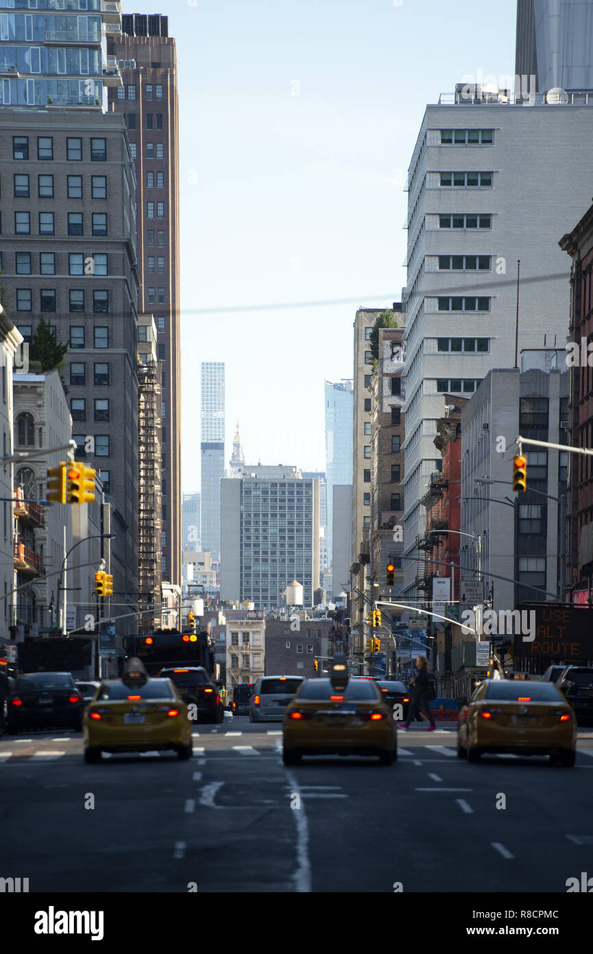 Daily life and street traffic on the streets of Manhattan, New York ...