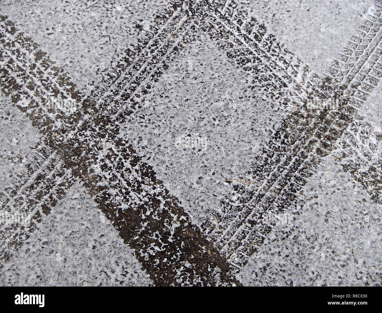 Crossed road hi-res stock photography and images - Alamy