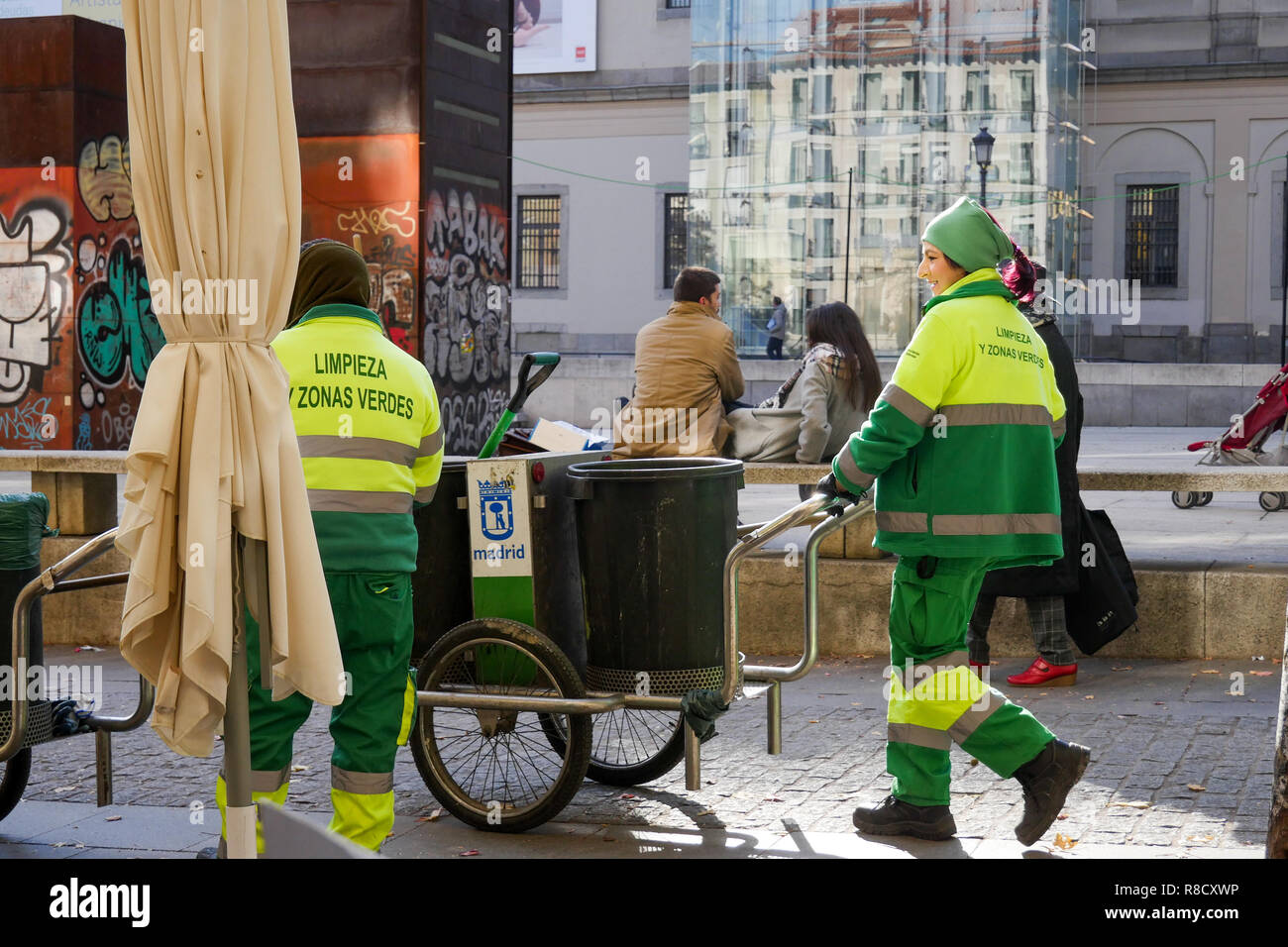 Cleaning park spain hi-res stock photography and images - Alamy