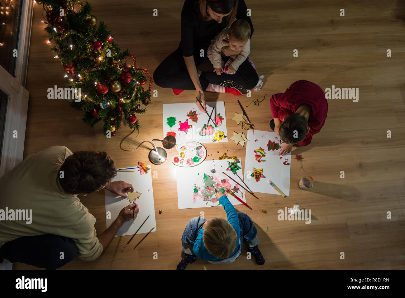 Kids drawing family tree hi-res stock photography and images - Alamy