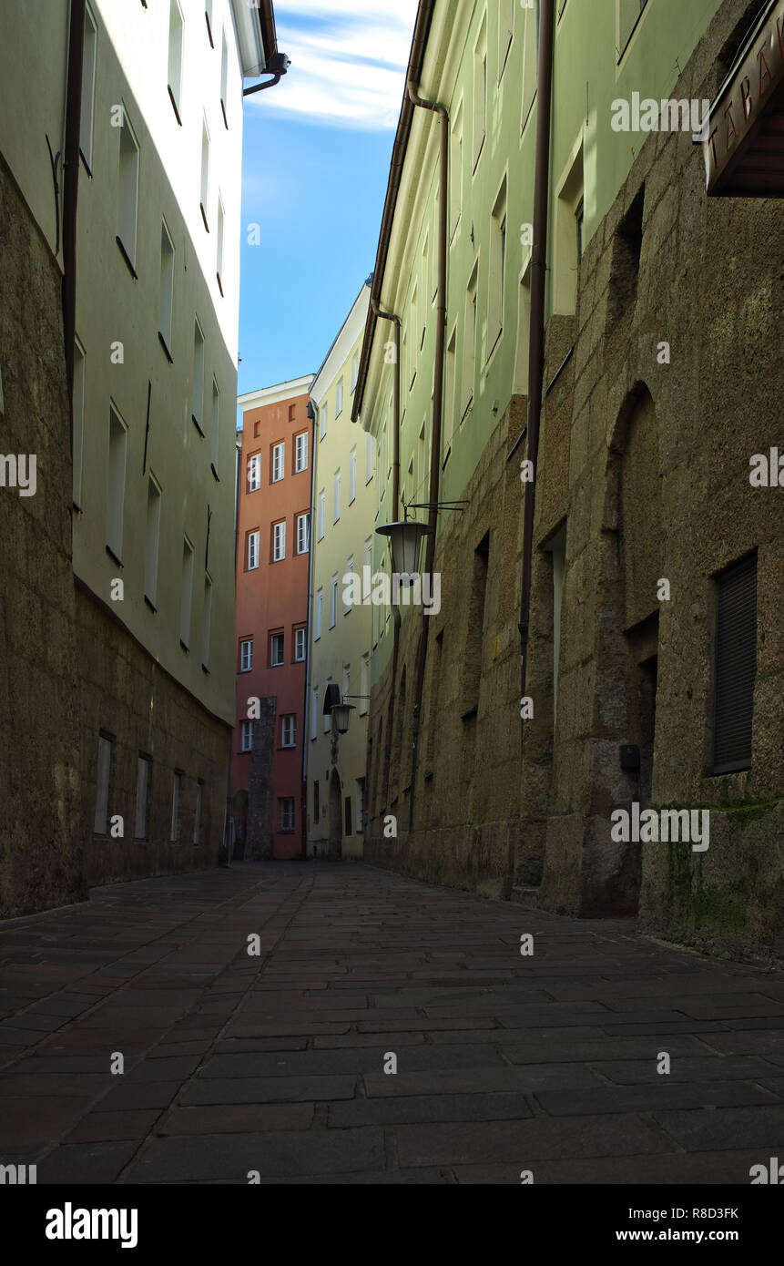 Narrow spanish street Stock Photo - Alamy