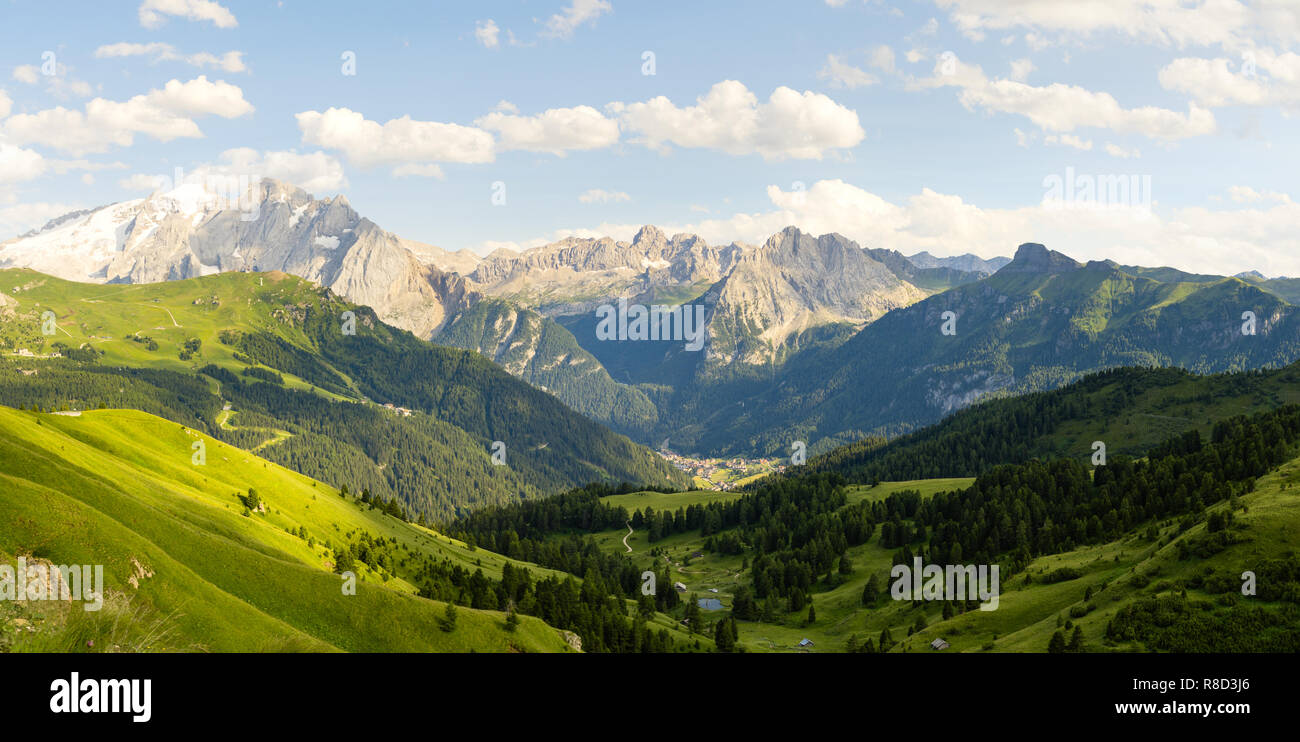 Amazing panoramic landscape at Italian South Tyrol Stock Photo - Alamy