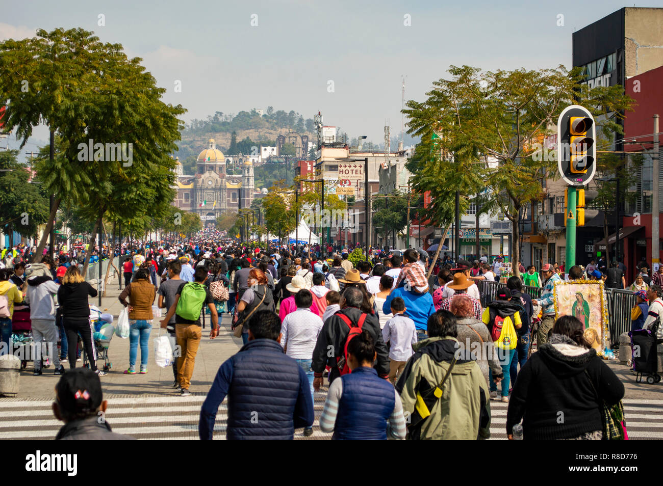 Pilgrims making their way to the Basilica of Our Lady of Guadalupe in ...
