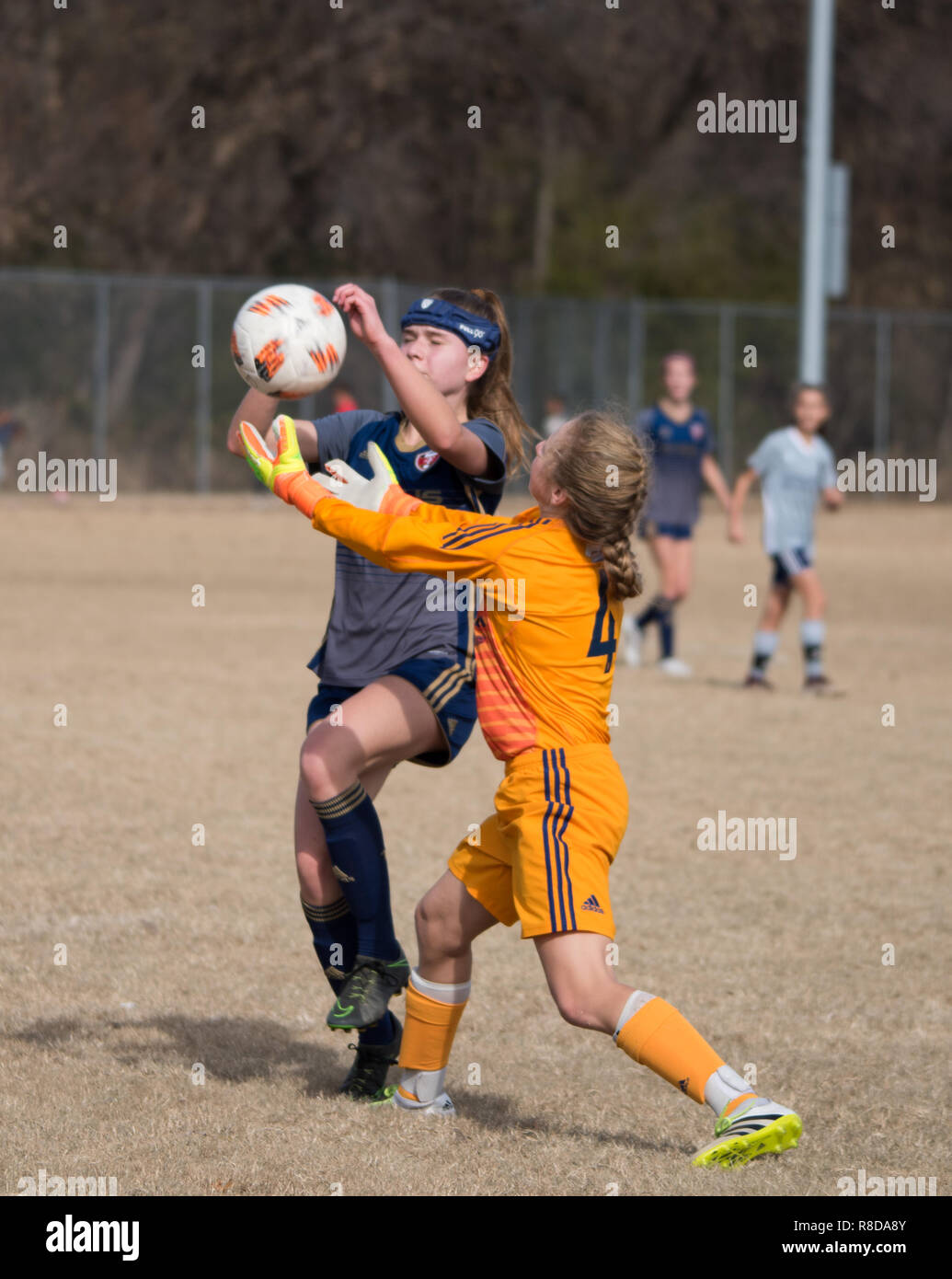 Girls youth football hi-res stock photography and images - Alamy