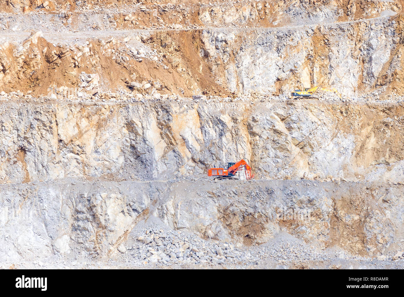 Limestone load hi-res stock photography and images - Alamy