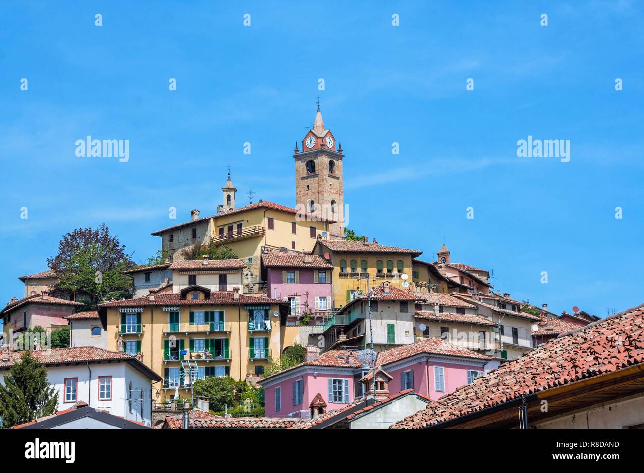 Monforte d’alba hi-res stock photography and images - Alamy
