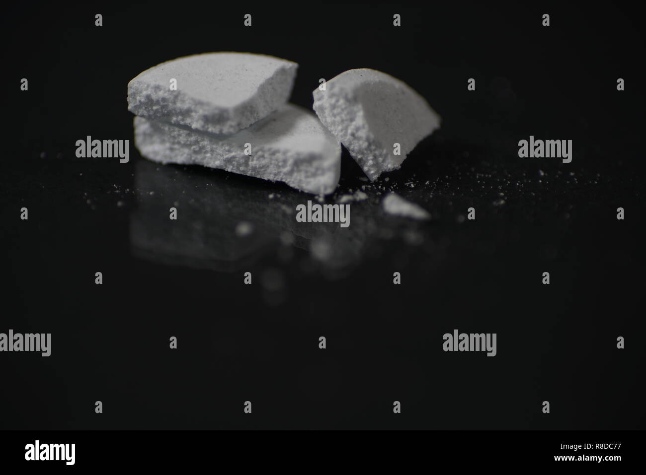 Medicine tablet crushed hi-res stock photography and images - Alamy