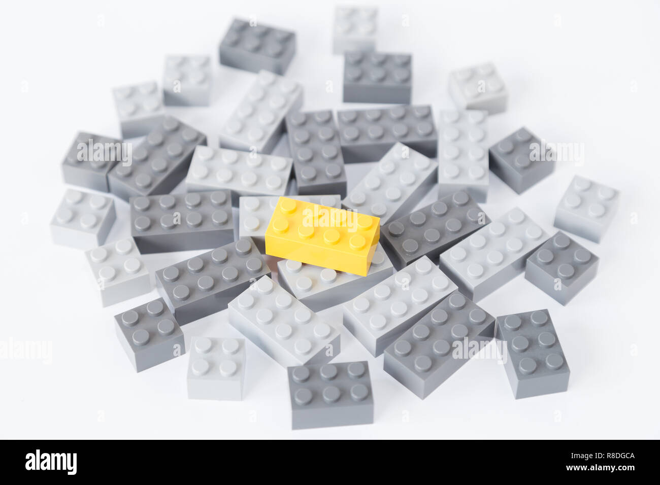 Yellow brick construction hi-res stock photography and images - Alamy