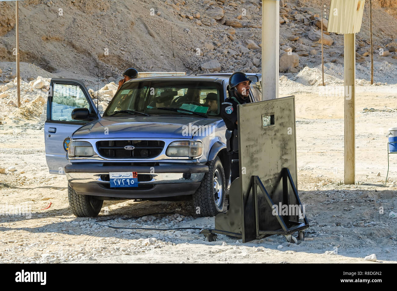 Egyptian police officers hi-res stock photography and images - Alamy