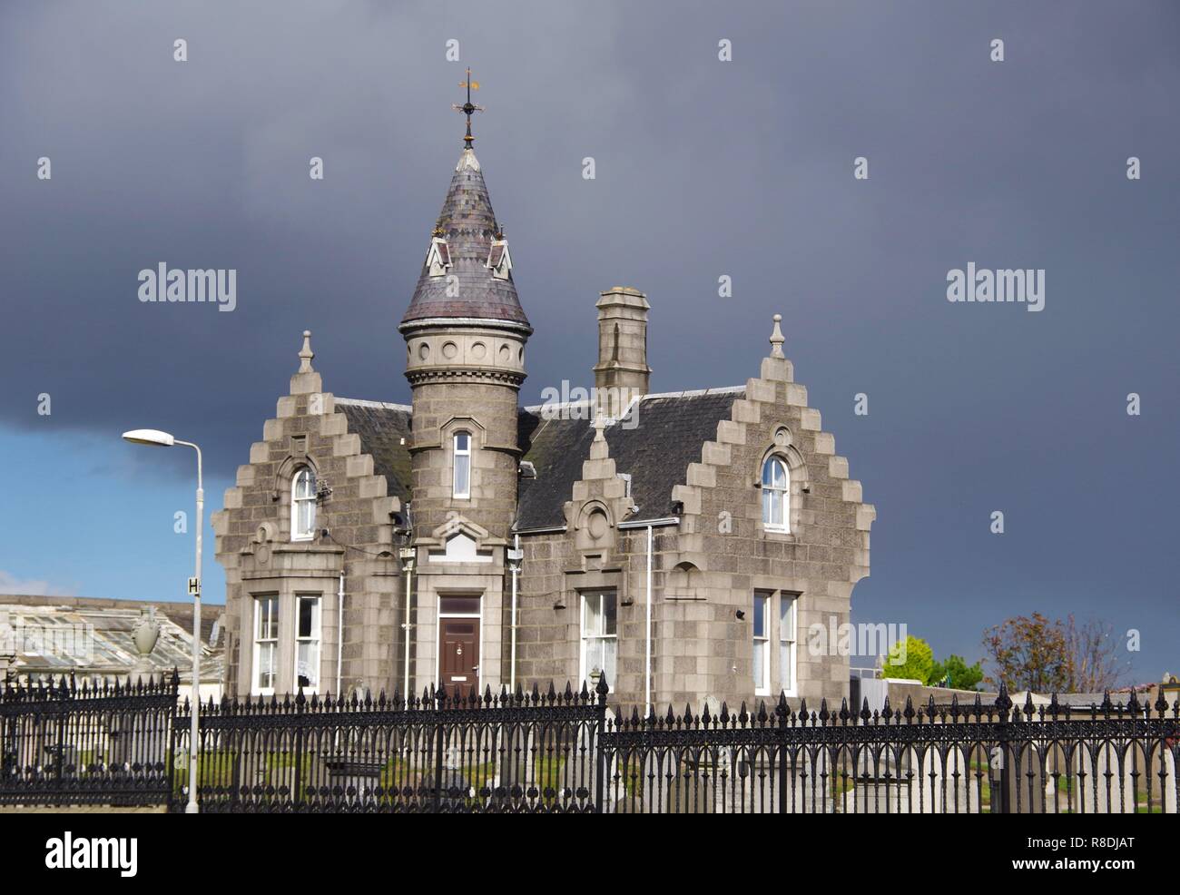 Trinity cemetery gatehouse aberdeen hi-res stock photography and images ...