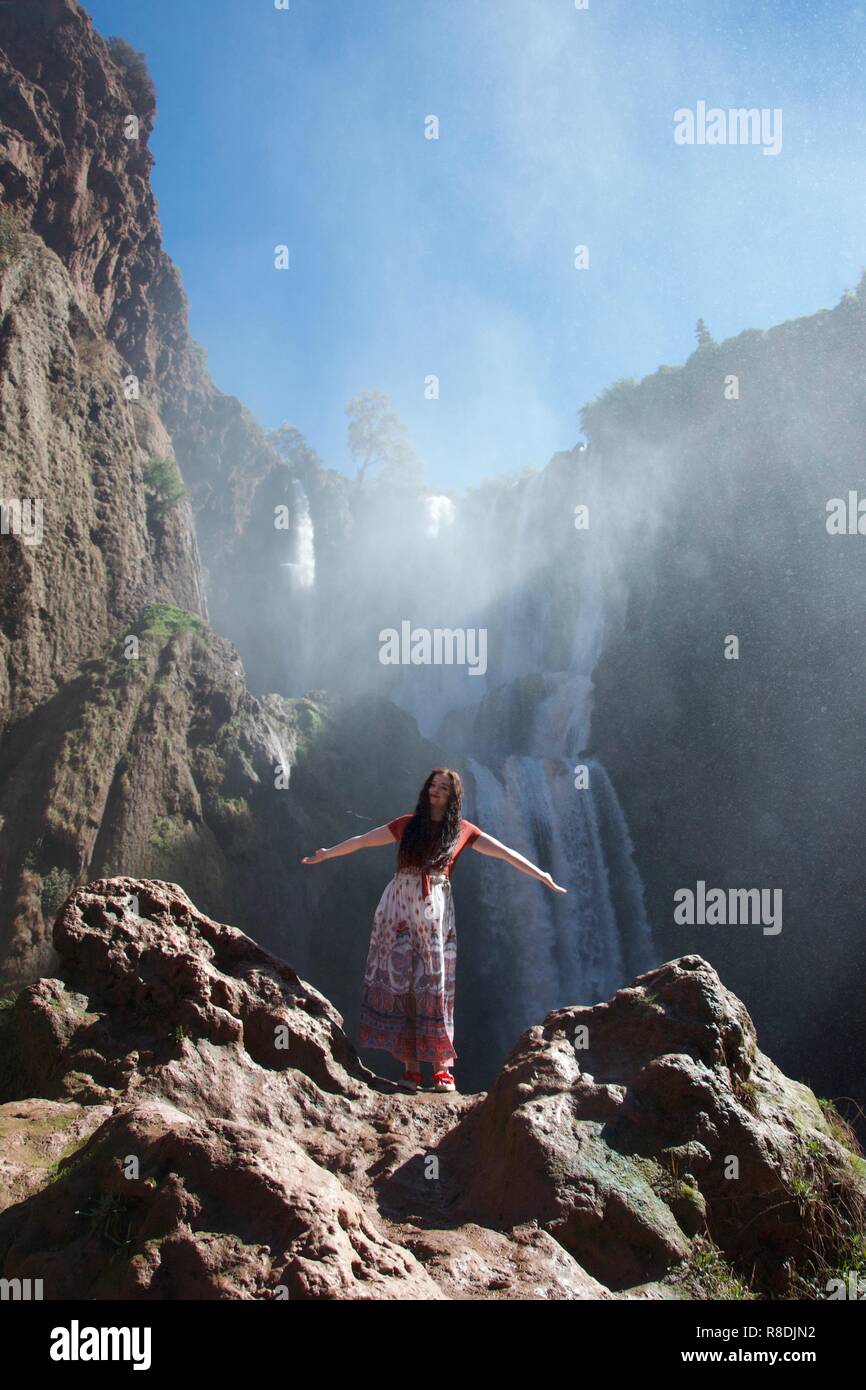 Dramatic pose hi-res stock photography and images - Alamy