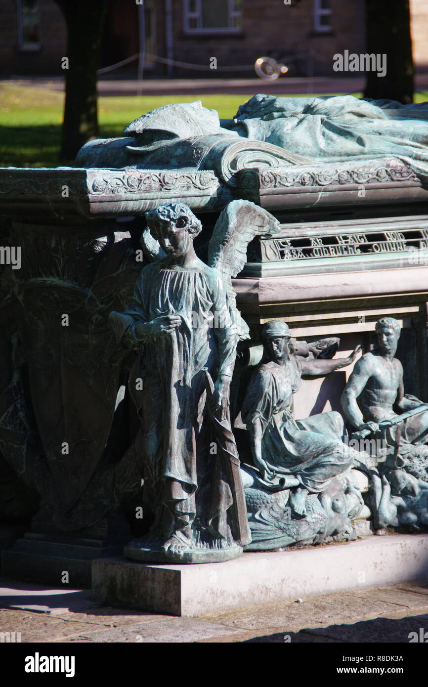 Elphinstone memorial hi-res stock photography and images - Alamy