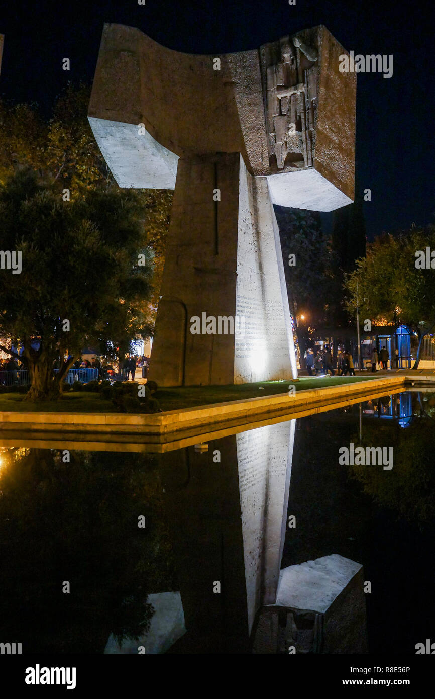 Monument to Christopher Columbus, Colombus square, Madrid, Spain Stock ...
