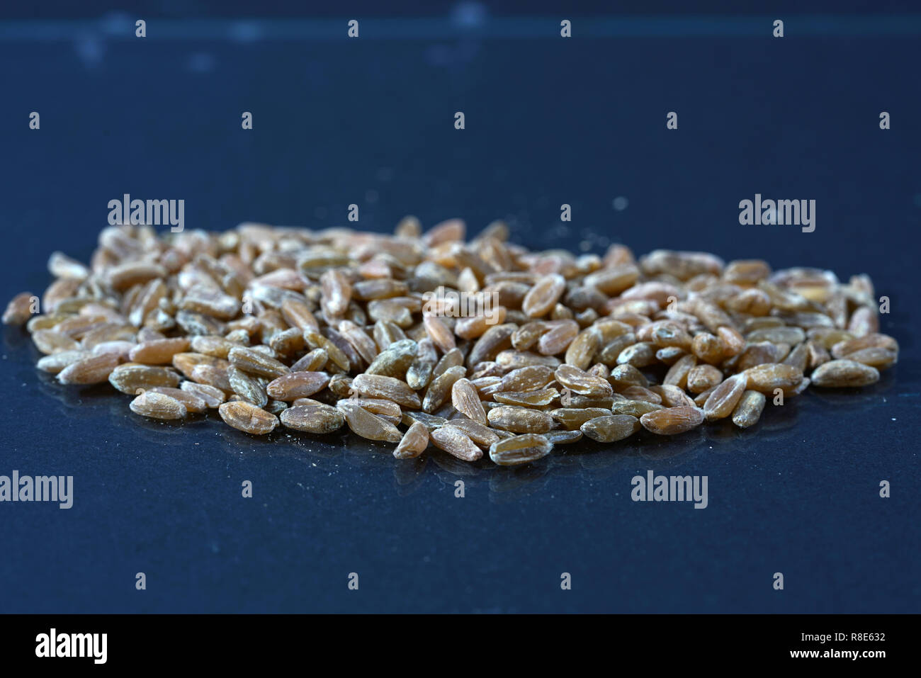 Green kernel is the grain of the spelled, which is harvested semi-ripe ...