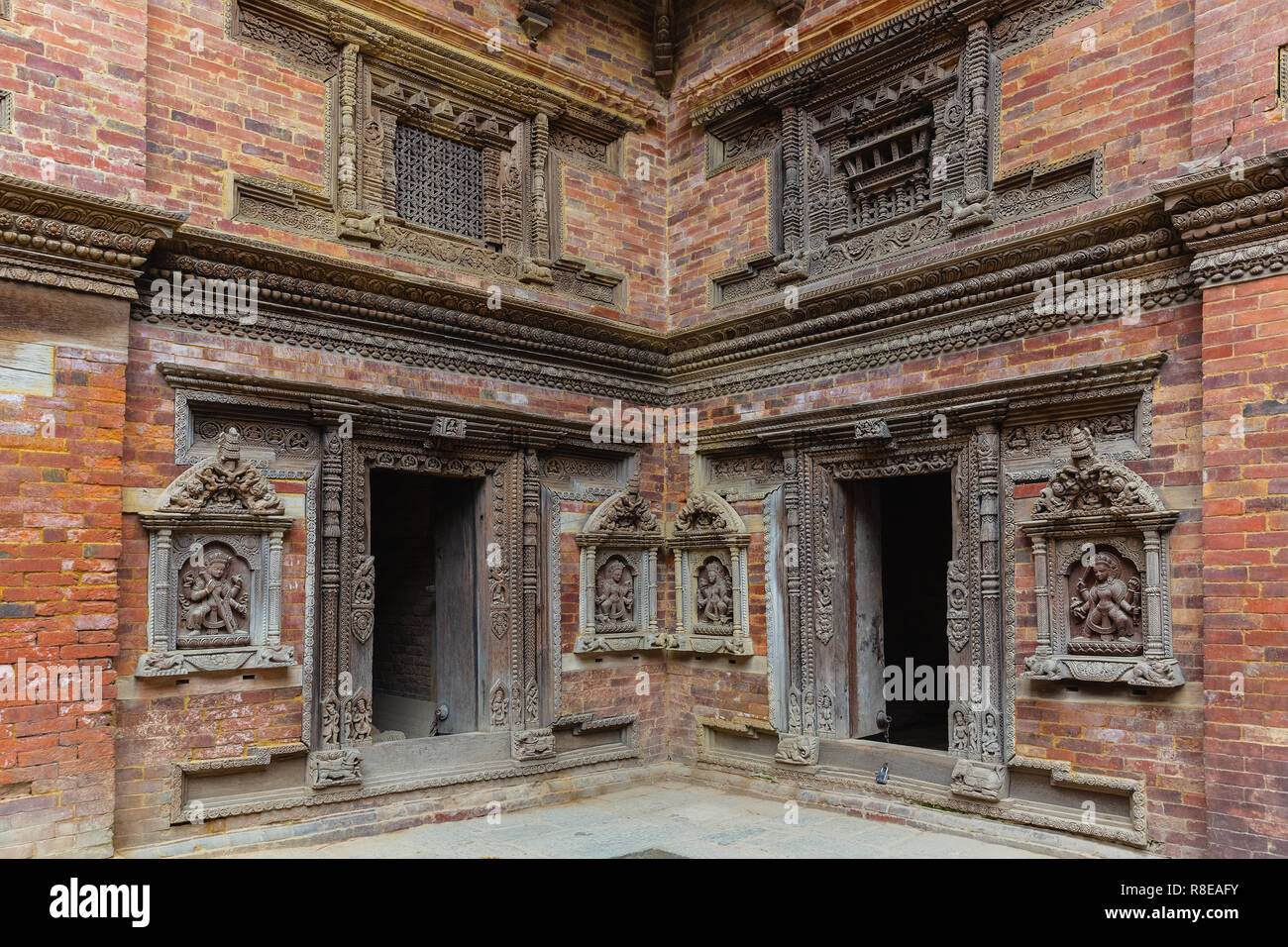 Newar window hi-res stock photography and images - Alamy