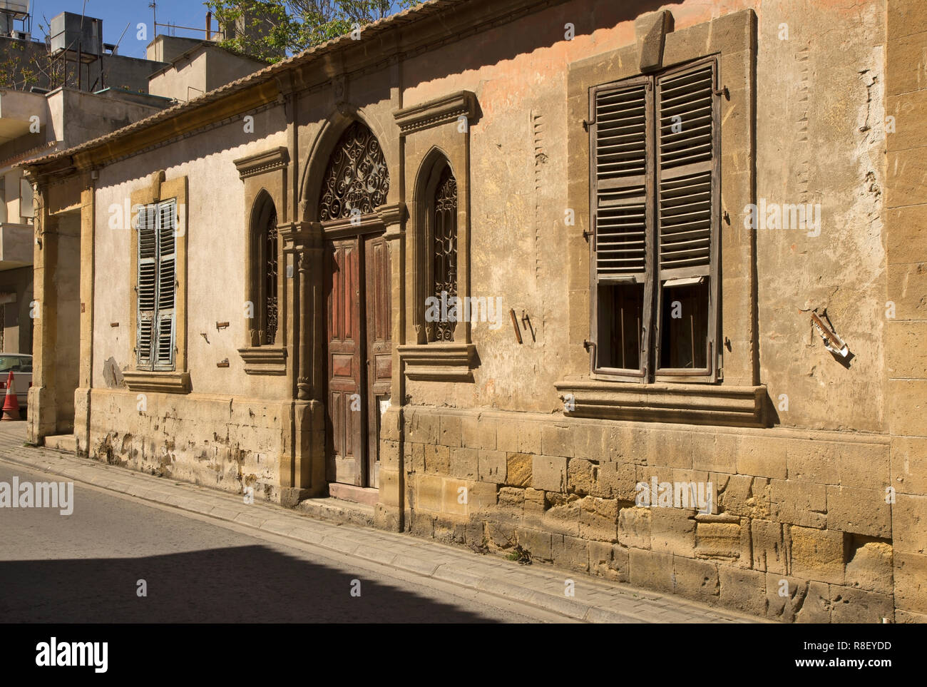 Old house at historical district in Nicosia. Cyprus Stock Photo - Alamy