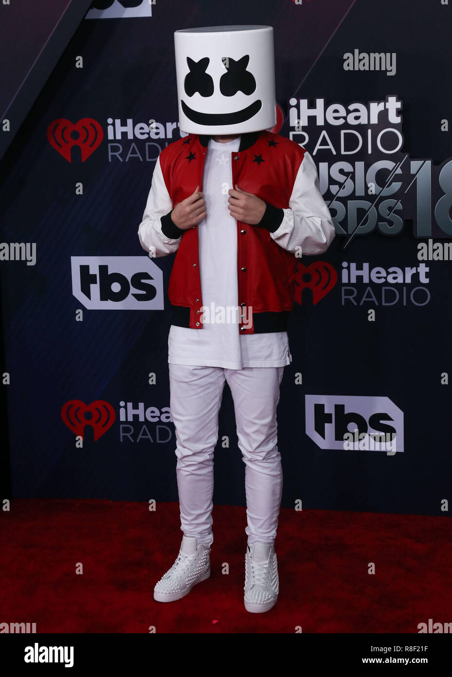 Marshmello High Resolution Stock Photography and Images - Alamy