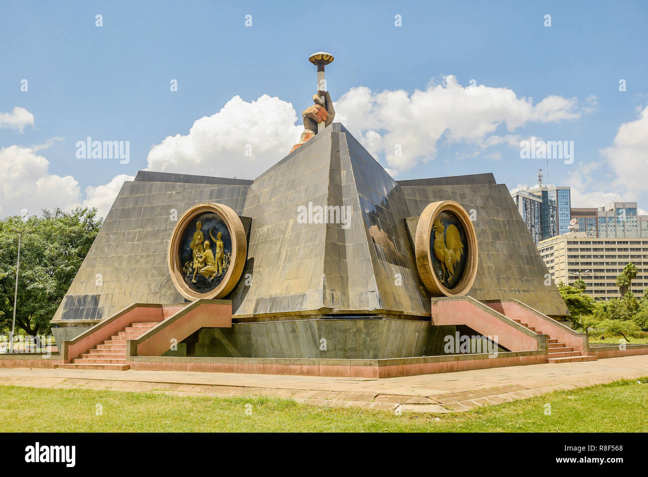 Monument independence nairobi kenya hi-res stock photography and images ...