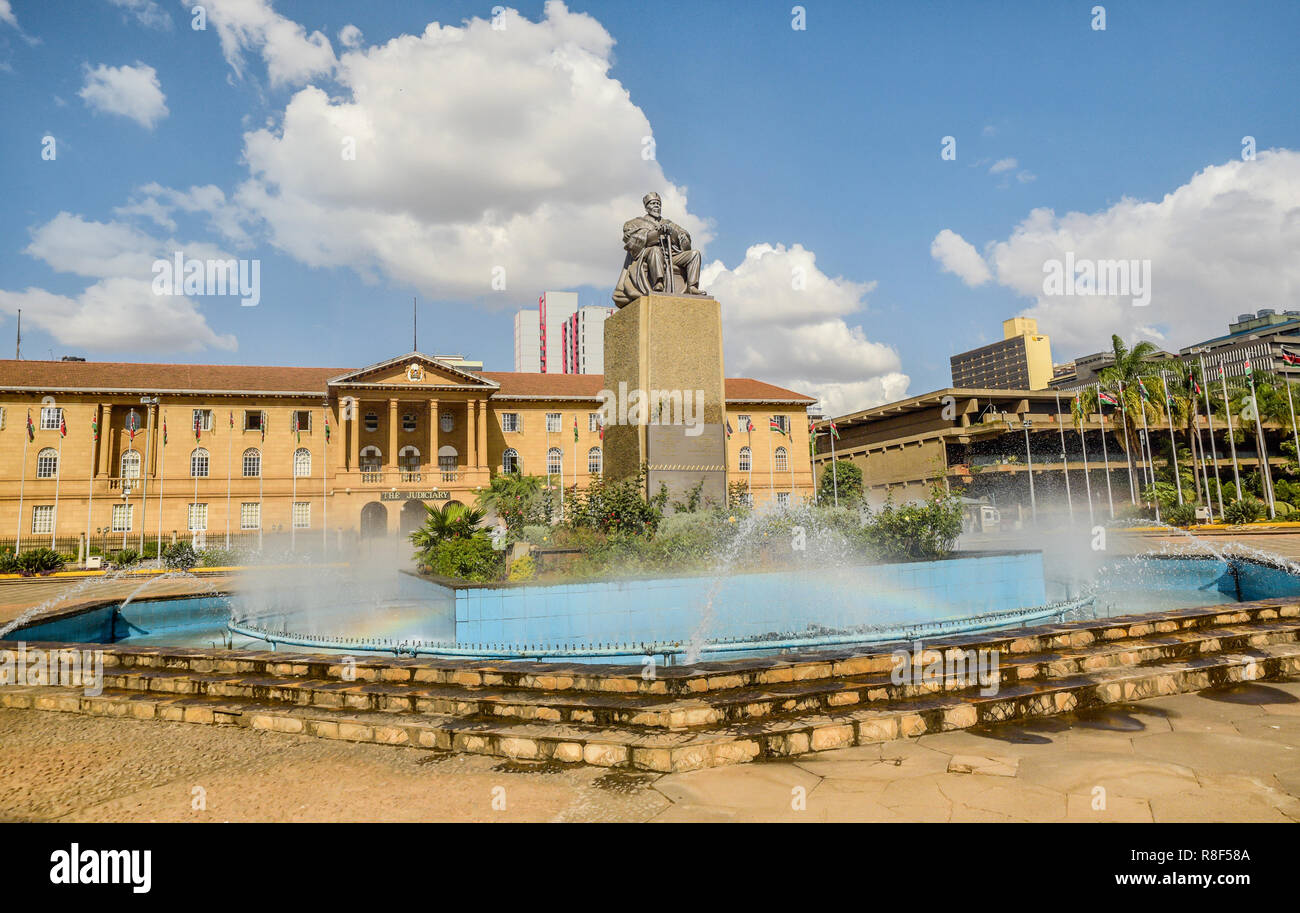 Jomo kenyatta statue hi-res stock photography and images - Alamy